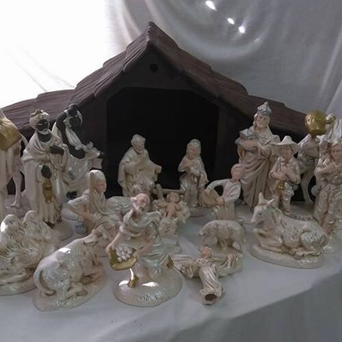 Vintage Atlantic Mold 20-piece Hand Painted Nativity Set - Etsy