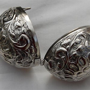 Silver Friendship Ball That Hinges Open - Potpourri Ball - Silver Ball ...