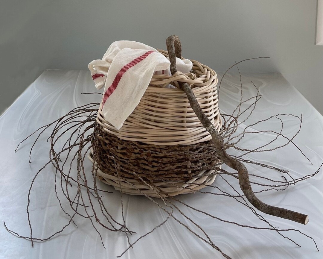Round Reed Basket With Twisted Branch Handle, Vintage Basket, Artsy ...