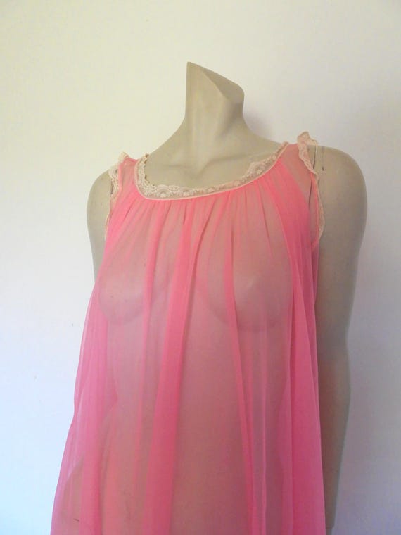 1960s Sheer Hot Pink Negligee With Lace Trim by Berkl… - Gem