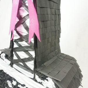 2D Eiffel Tower Pinata | Fun Party Game | Party Decor | Paris Pinatas ...