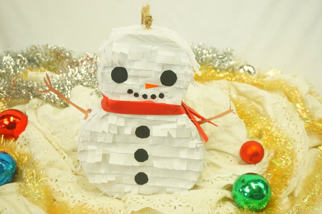 2D Pinata Snowman | Fun Party Game | Party Decor | Christmas Pinatas ...