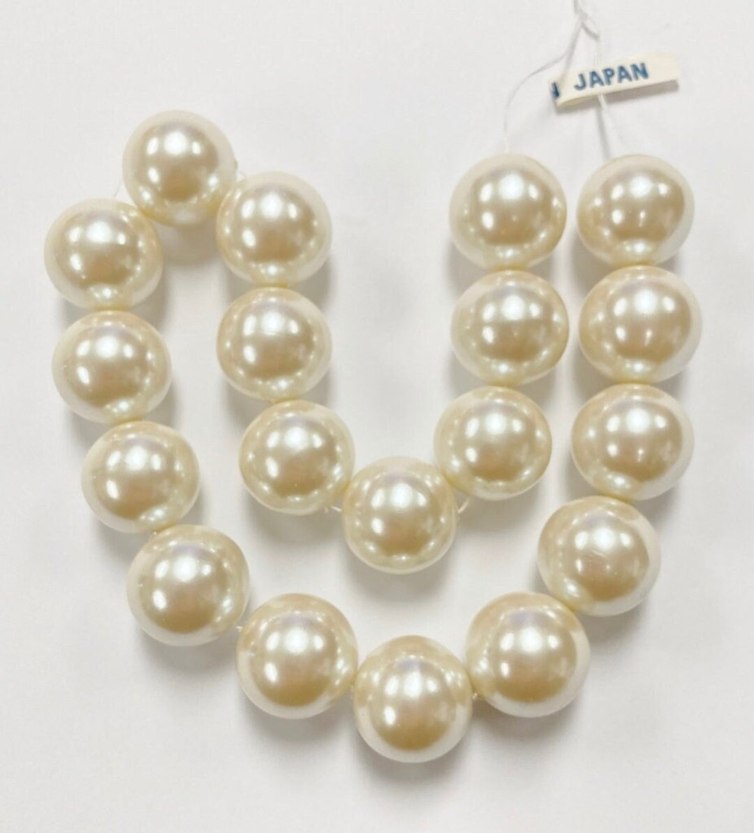 18 Vintage Japanese Cultura Pearl Acrylic 20mm. Smooth Round Beads 104a ...