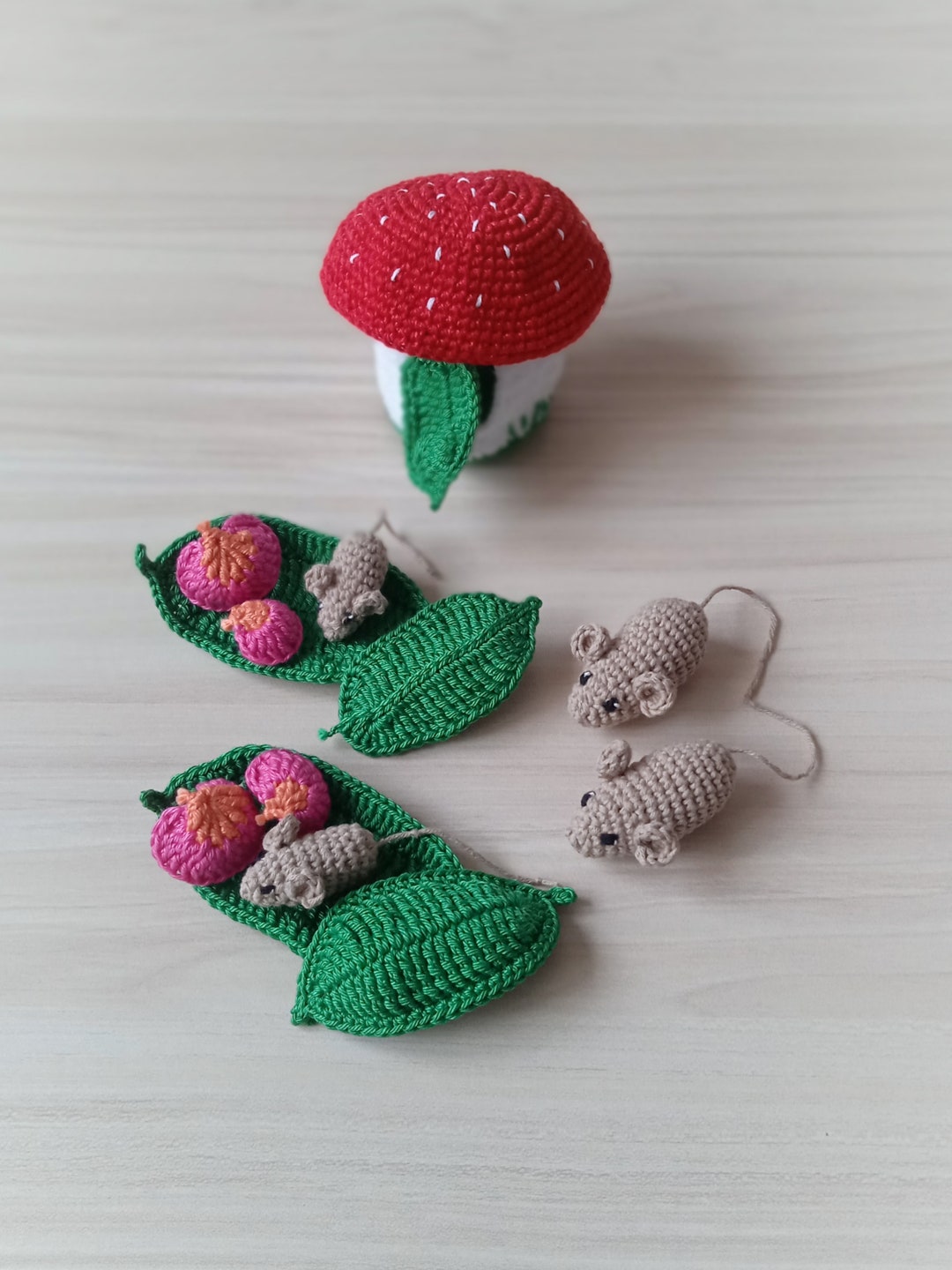 Play Set With 2-6 Mice, Mushroom-house and Leaves. Family of 2-6 Mice ...