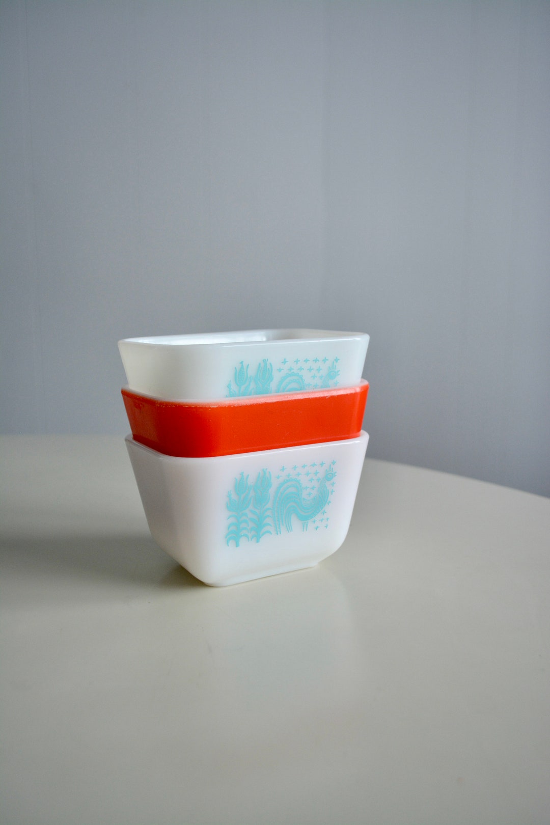 Vintage Mid Century Pyrex Primary Colour Glassware. Vintage Storage ...