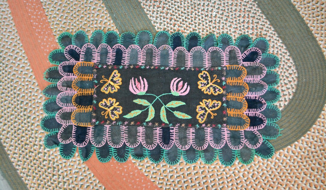 Vintage Antique Penny Rug. Cat's Tongue Handmade Rug Sewn Rug Wool on ...
