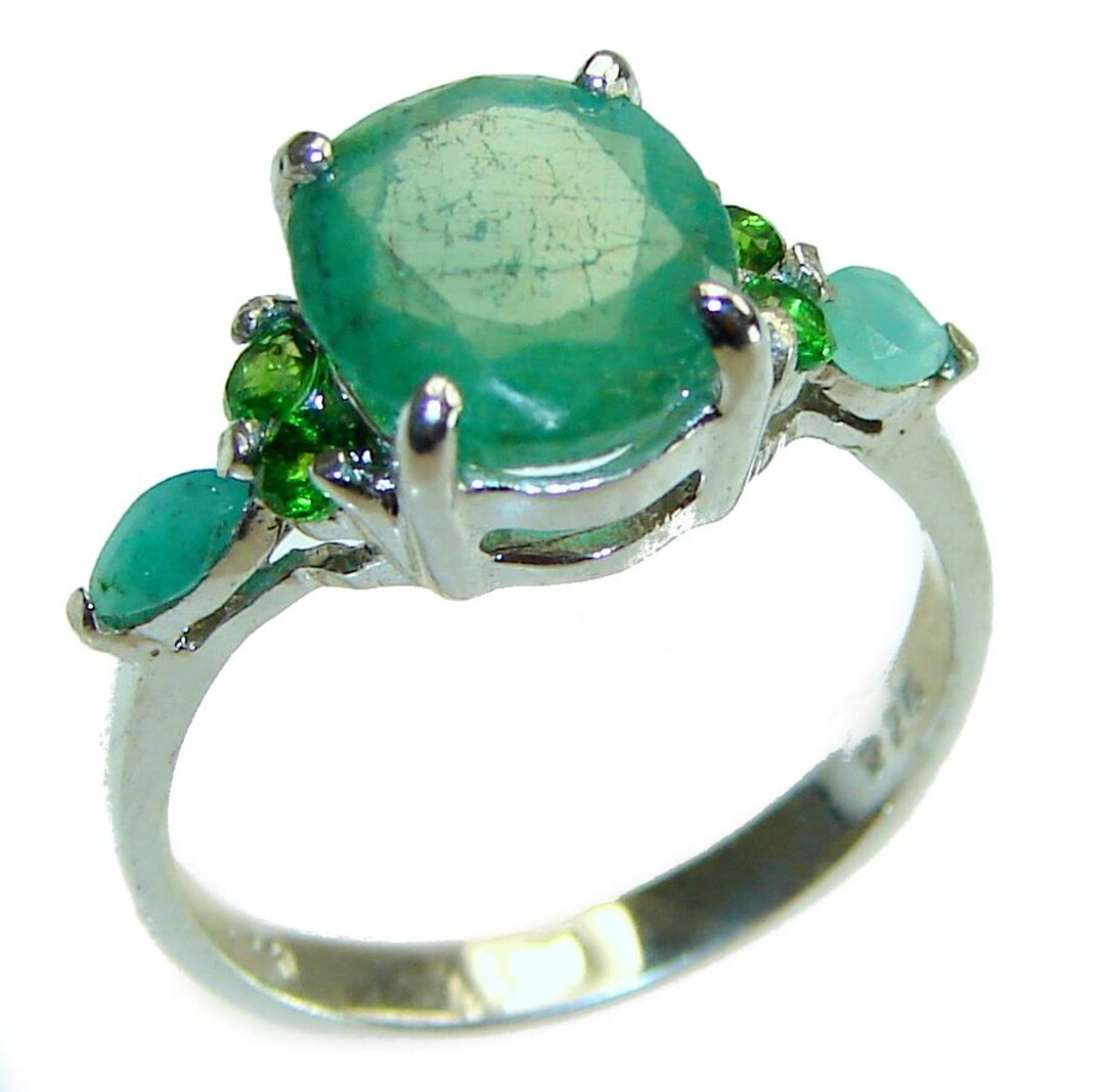 Luxurious 4.5 Carata Emerald .925 Sterling Silver Handcrafted Ring Size ...