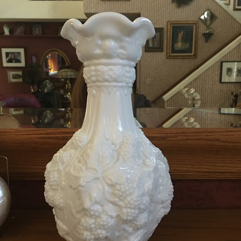 Large Milk Glass Vase - Etsy