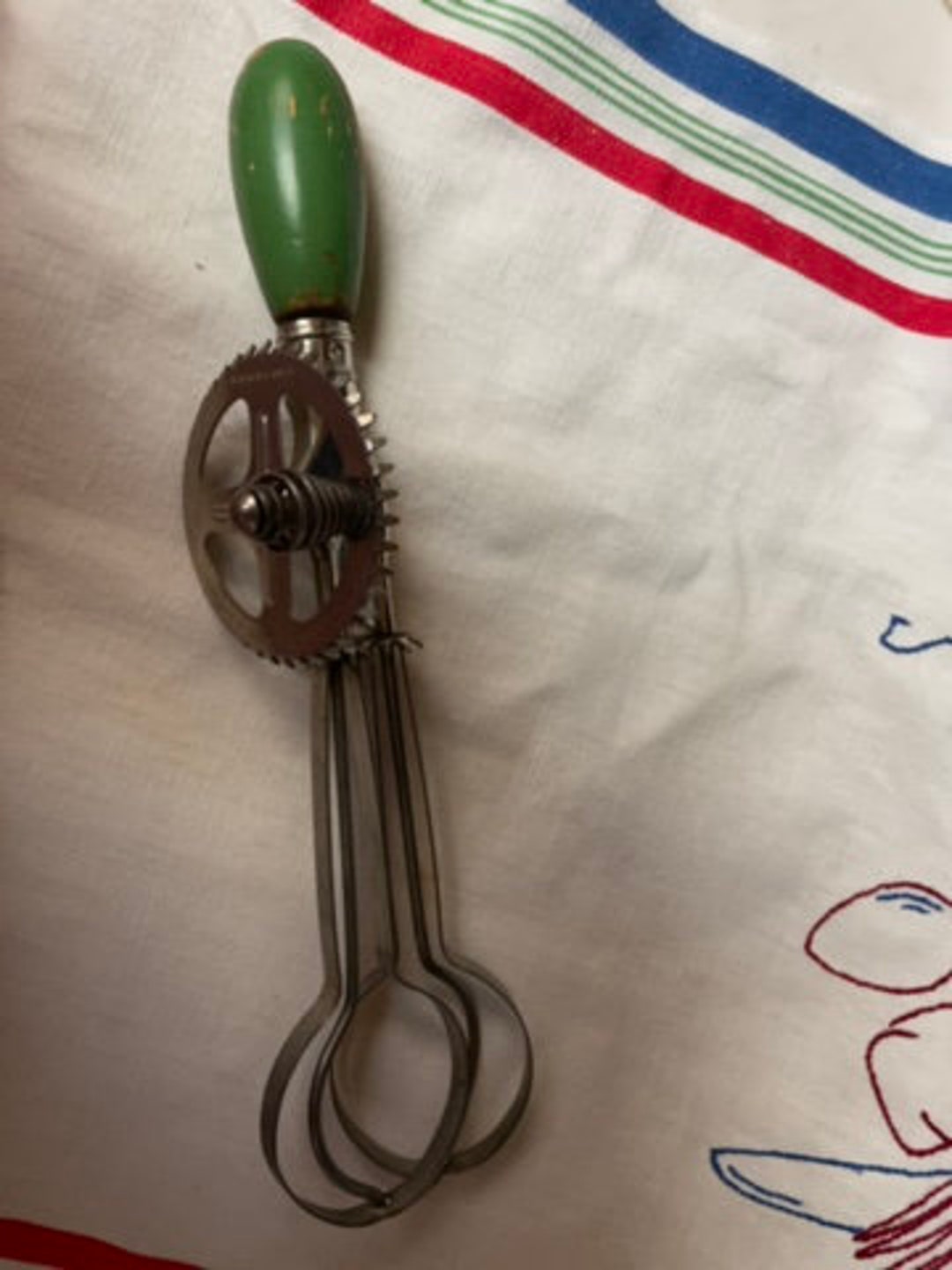 Vintage 1923 Hand Rotary Egg Beater, Green Wooden Handle - Etsy
