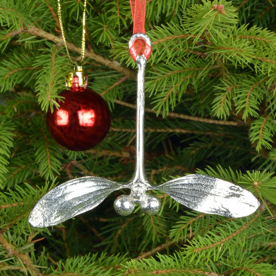 Pewter Mistletoe Christmas Tree Decoration: Everlasting Hanging ...