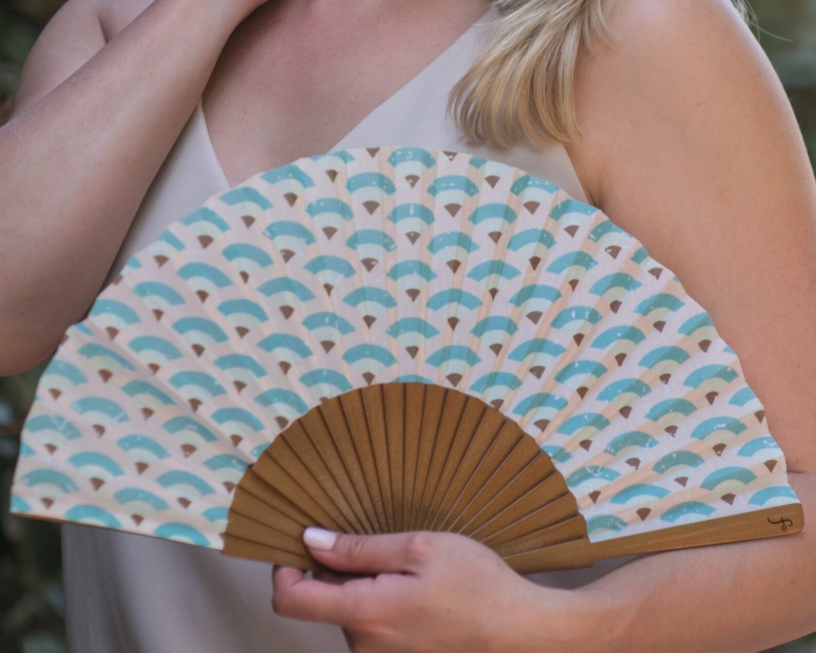 ART DECO: Fabulous Art Deco Pattern Folding Hand Fan With Light Brown ...