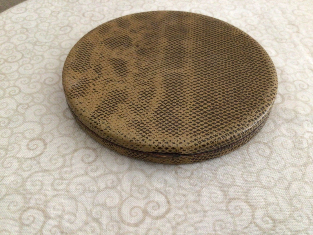 Vintage 60’s Metal Makeup Compact - Etsy