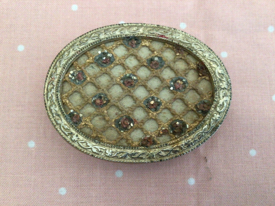 Vintage Oval Brass Makeup Compact With Design - Etsy