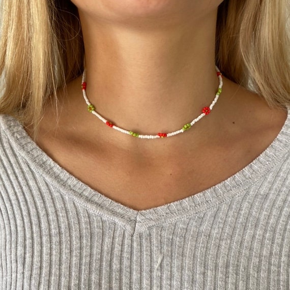 White red and green daisy flower chain seed bead | Etsy