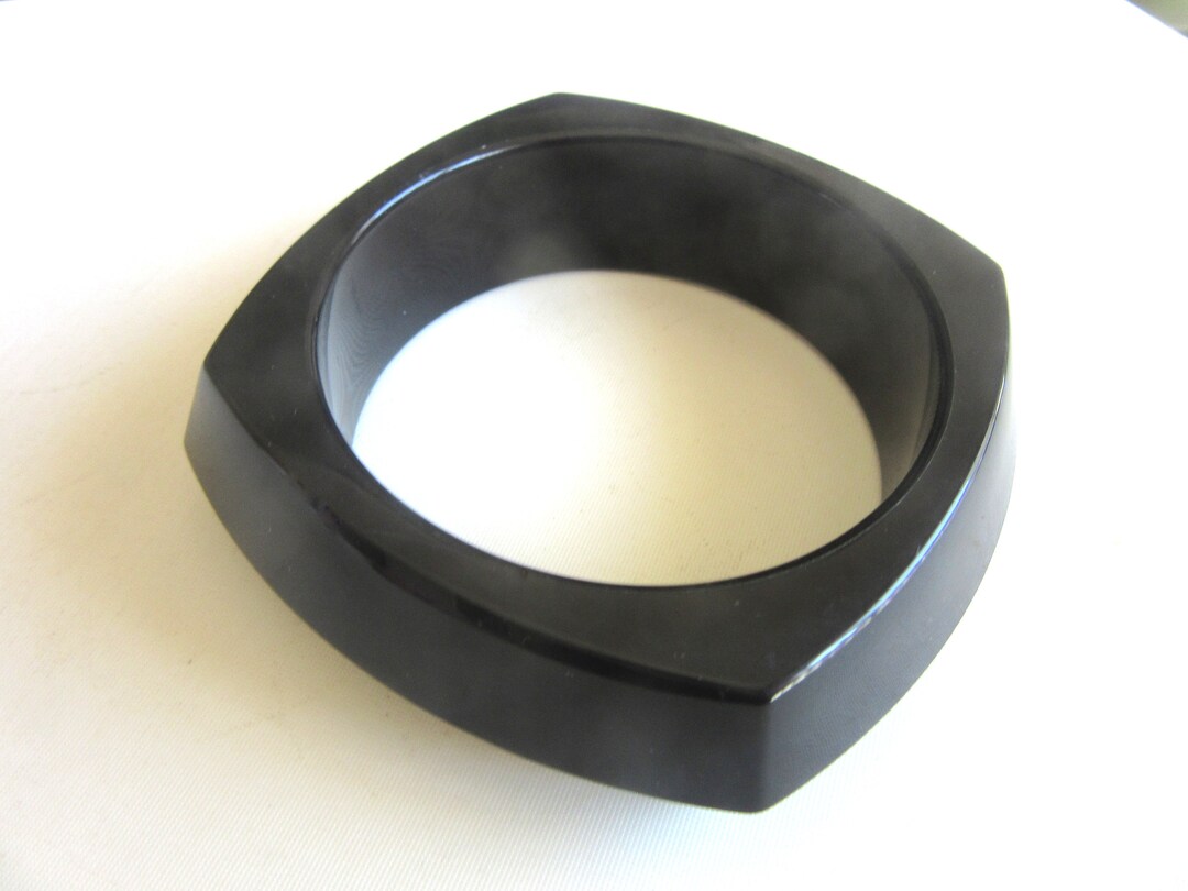 Chunky Faceted Lucite Bangle Jet Black Seamless Construction Size ...