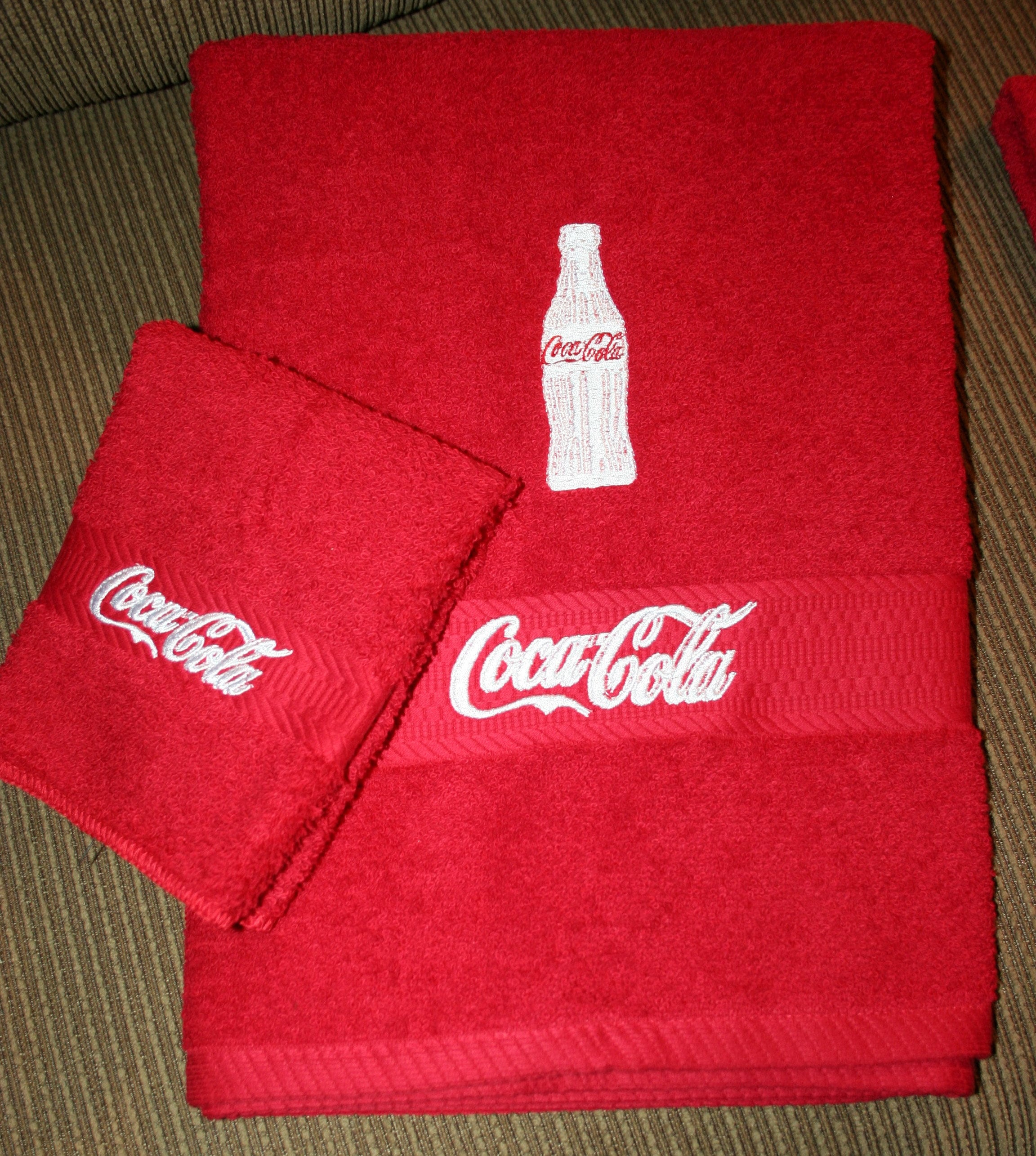 Coca Cola Inspired 2pc Set White Coke Bottle & Logo Red Bath Towel and ...