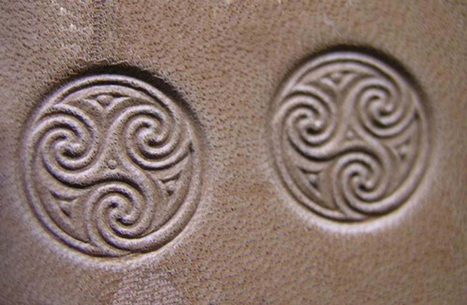 Celtic Viking Elf Elven Rune Runes Triple Spiral Shield - Etsy