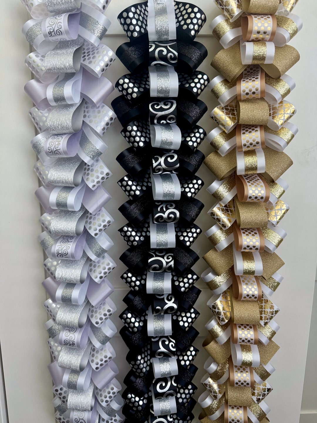 Loopy Loop Chain Homecoming Mum With Glitter, Diamond Dust, and Imprint ...