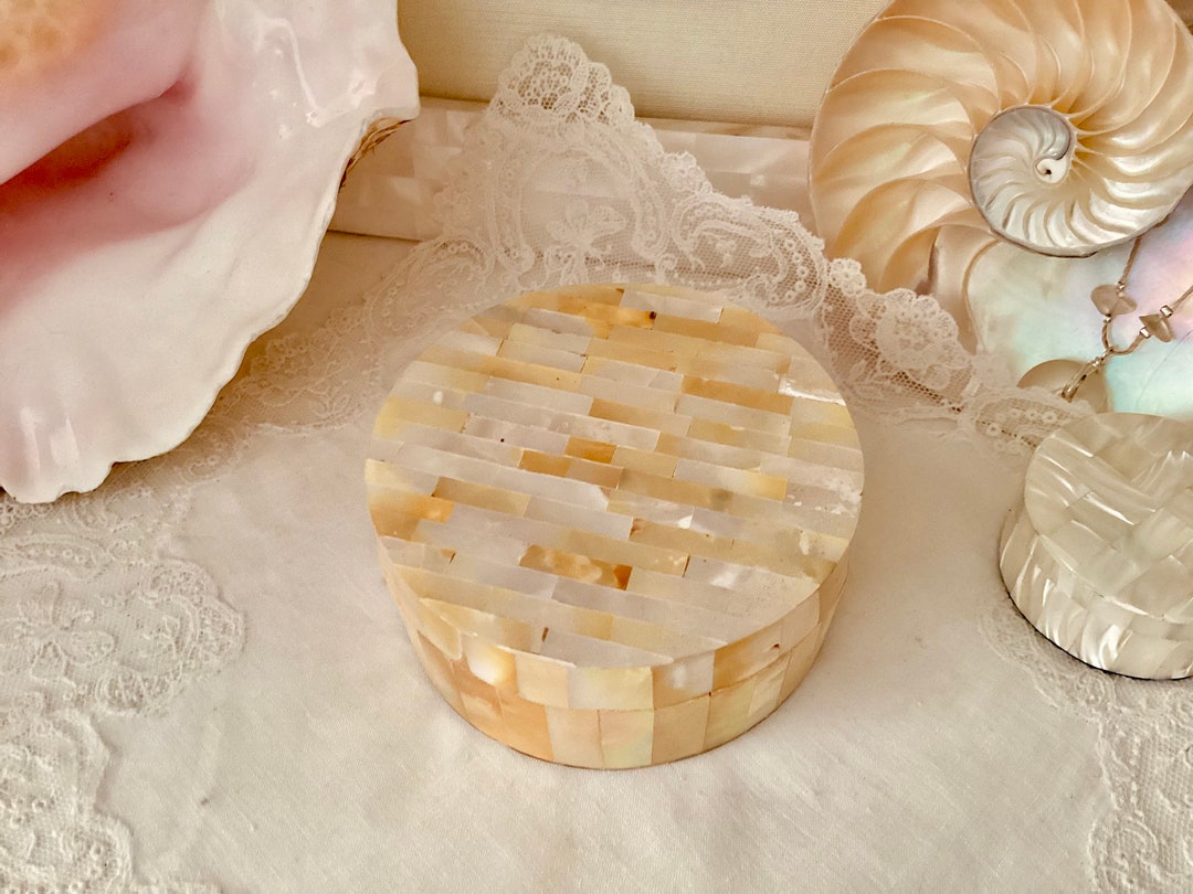 Mother of Pearl Pill Box, Tiny Trinket or Pill Box - Etsy