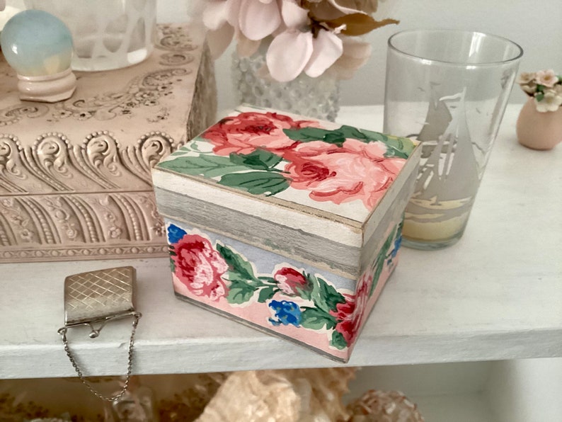 Small Floral Gift Box Covered in Antique Rose Wallpaper - Etsy