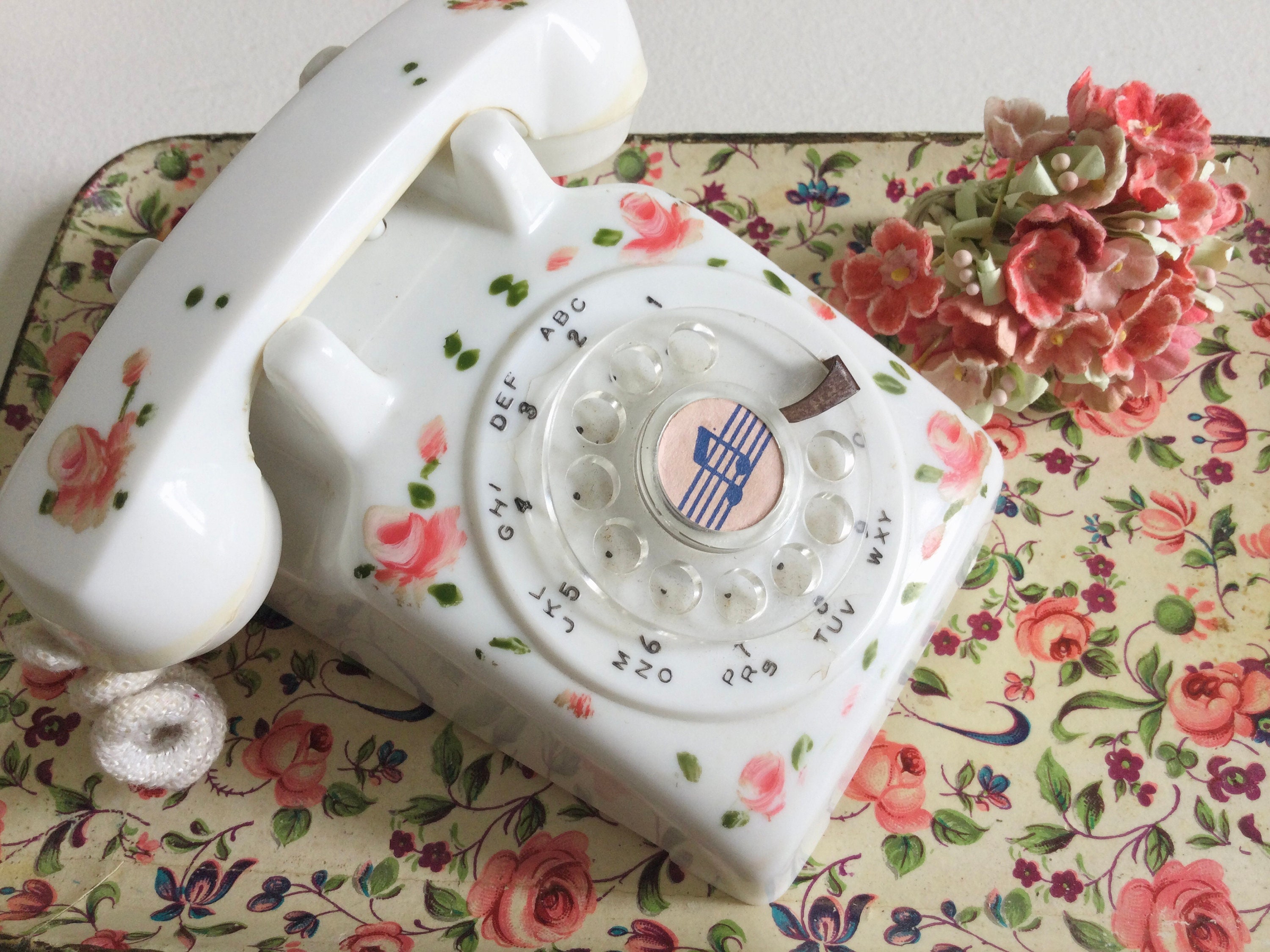 Telephone music box store