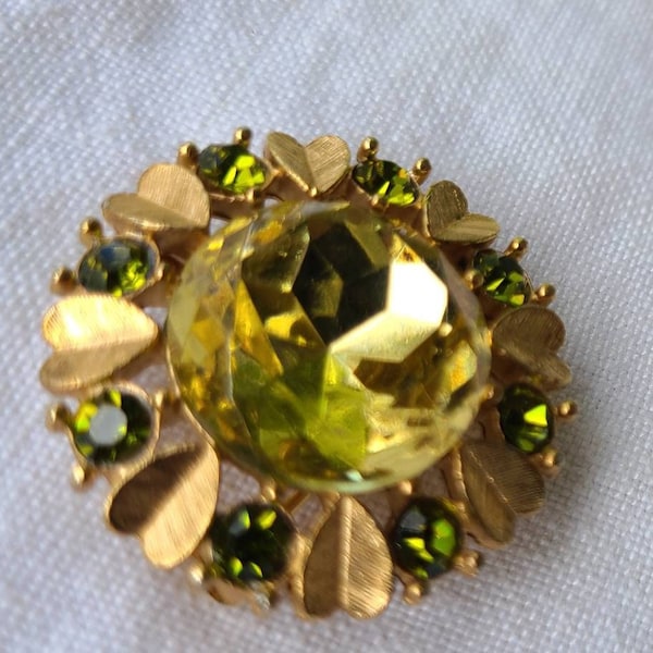 Vintage Avon Brooch - Etsy
