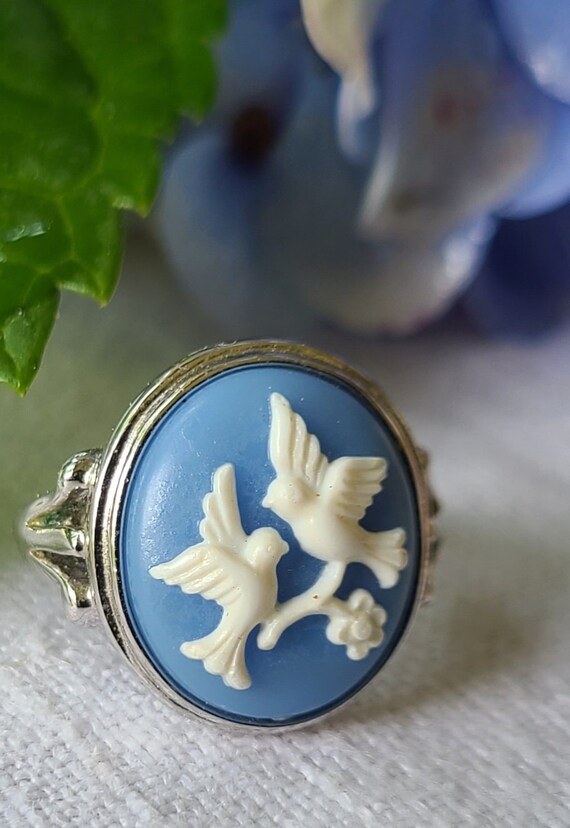 vintage avon ring wedgwood - Gem
