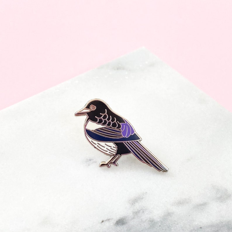Magpie Enamel Pin - Magpie Lapel Pin - British Bird Pin - Hard Enamel ...