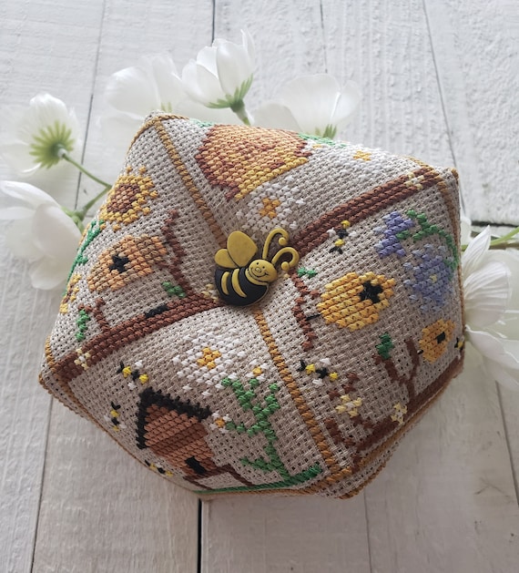 Instant Pattern / Bee Cross Stitch Pattern Counted Cross - Etsy
