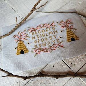 PDF Pattern / Small Bee Sampler Counted Cross Stitch Chart, Summer X ...