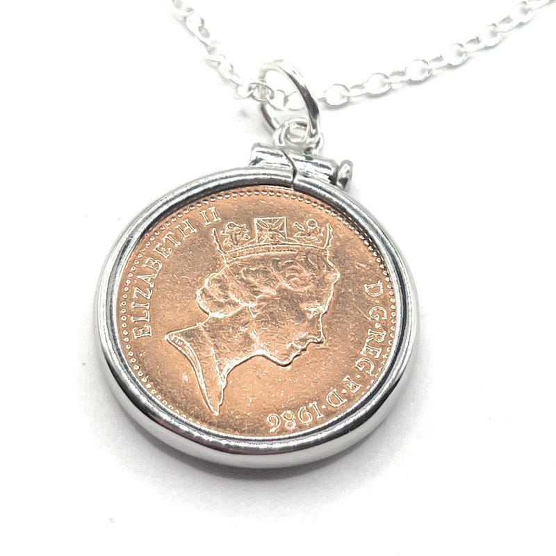 1986 Coin Pendant Necklace - Etsy UK