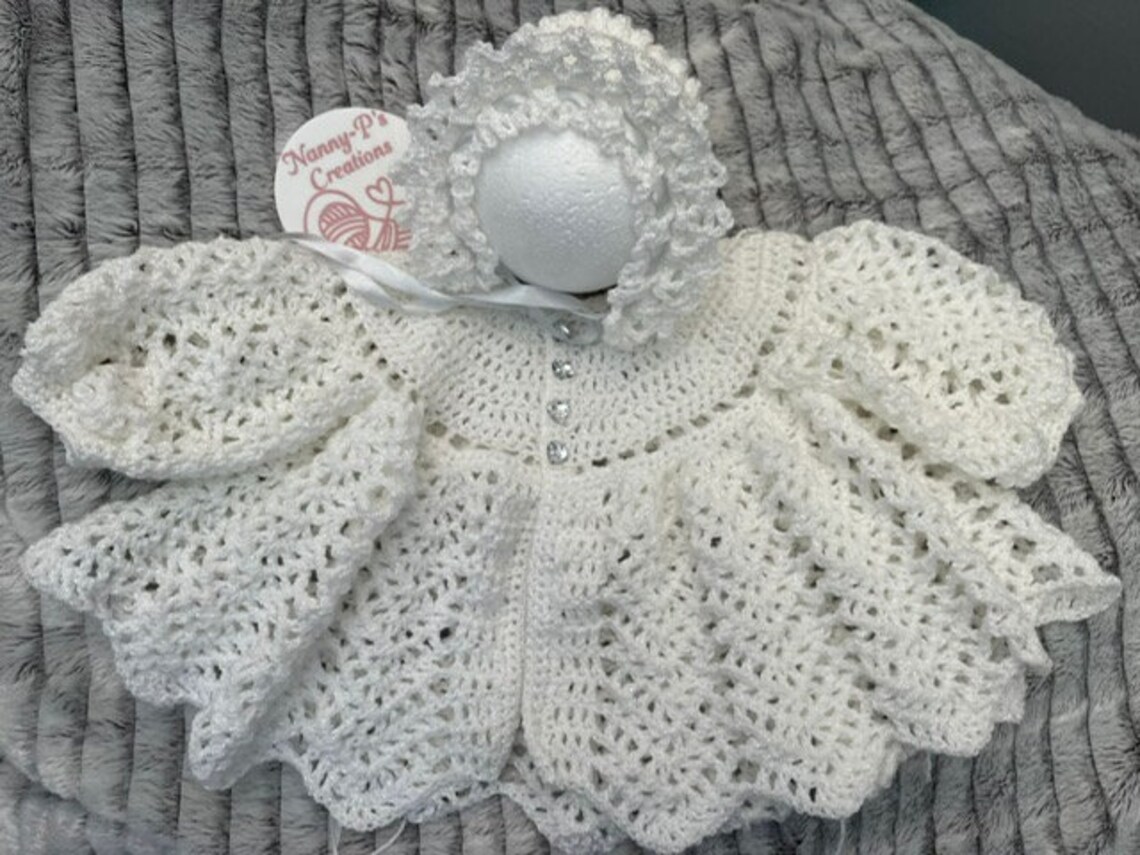 No 129 Baby Diamond Matinee Set Crochet Pattern - ENGLISH UK ...