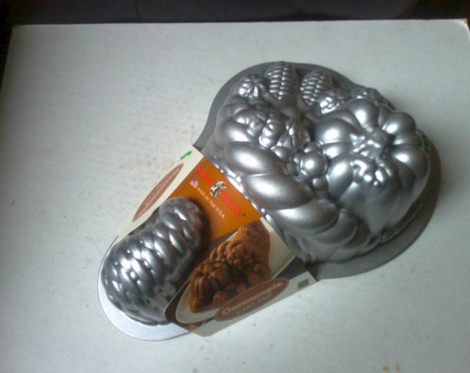 Nordic Ware Cornucopia Shaped Mold New Unused Condition Nonstick Pan 13 ...