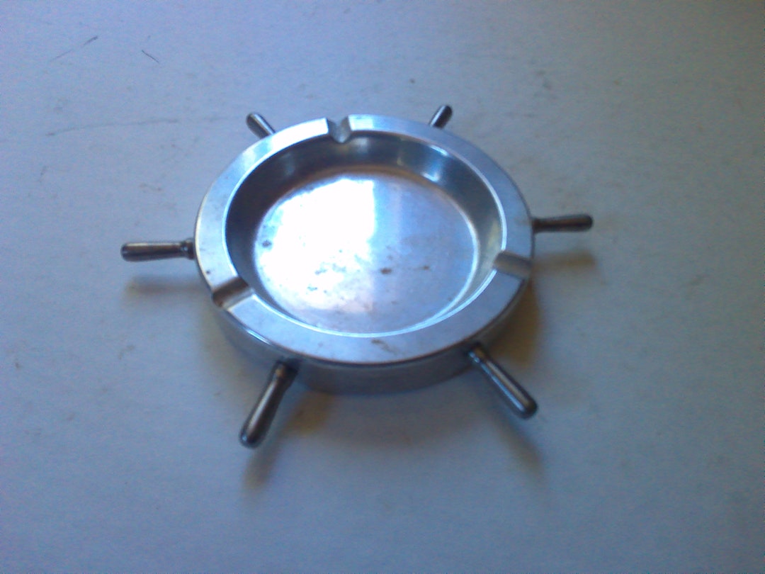 Nautical Decor Ashtray or Dish - Stylish Ships Wheel Form With 6 Spokes ...