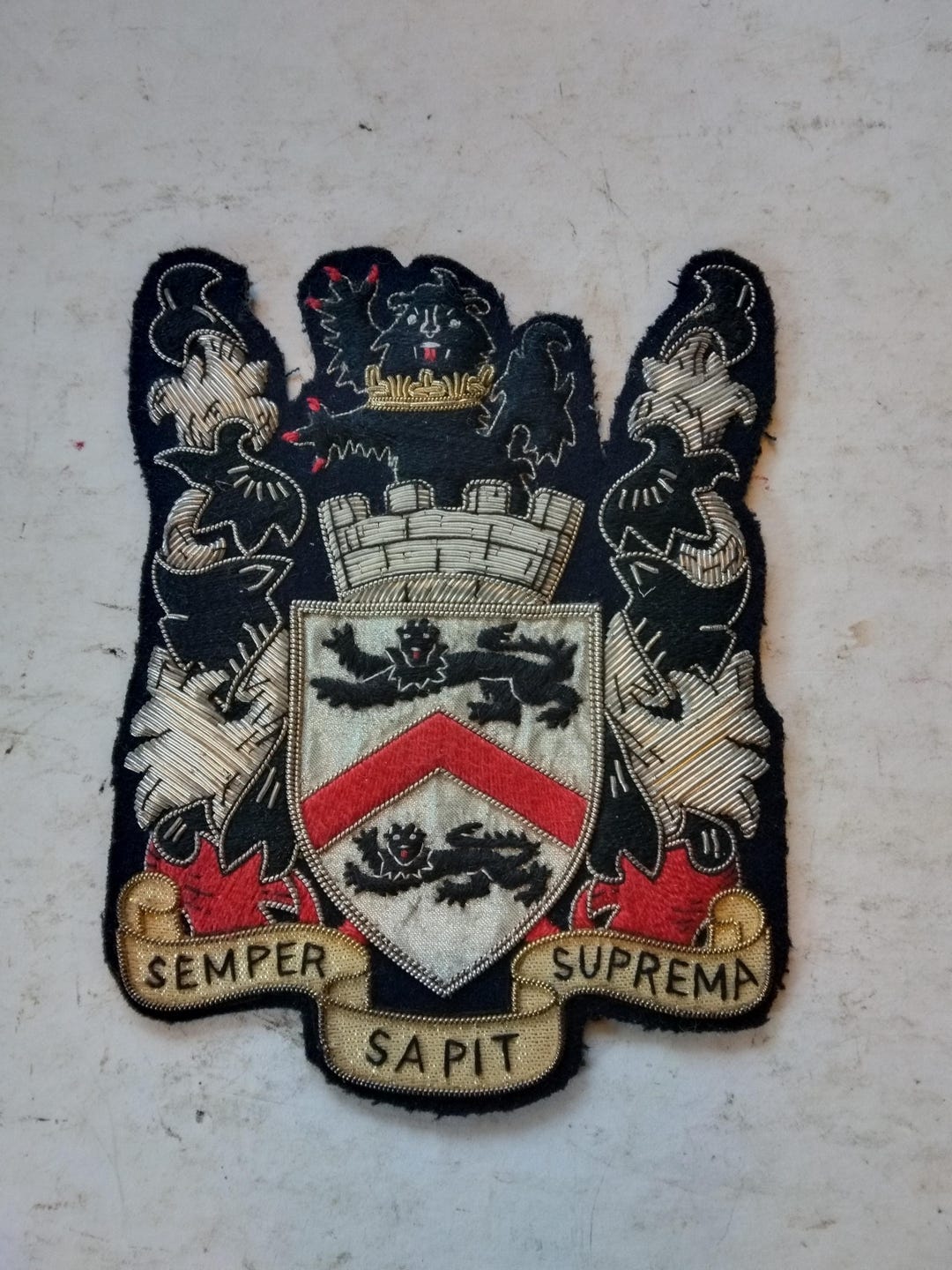 Semper Sapit Suprema Crest - Gold Thread Embroidered Patch - Sports ...
