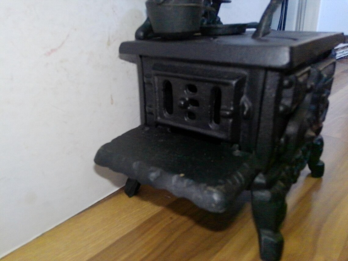 Crescent Cast Iron Salesmans Sample Stove - Large Version 12" X12" X 6 ...