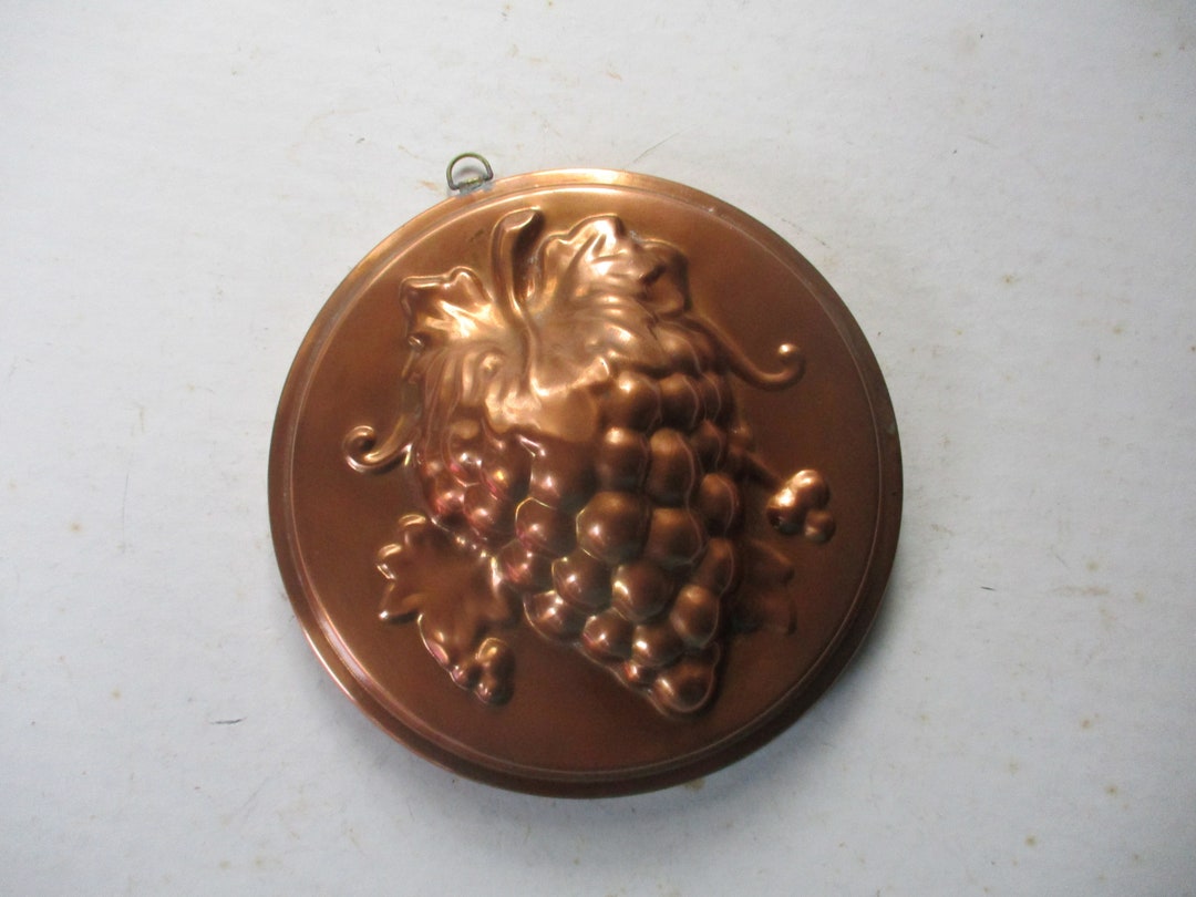 Grape Leaf Cluster Copper Mold With Tin Lining - 6.75" Diam. X 2" Deep ...