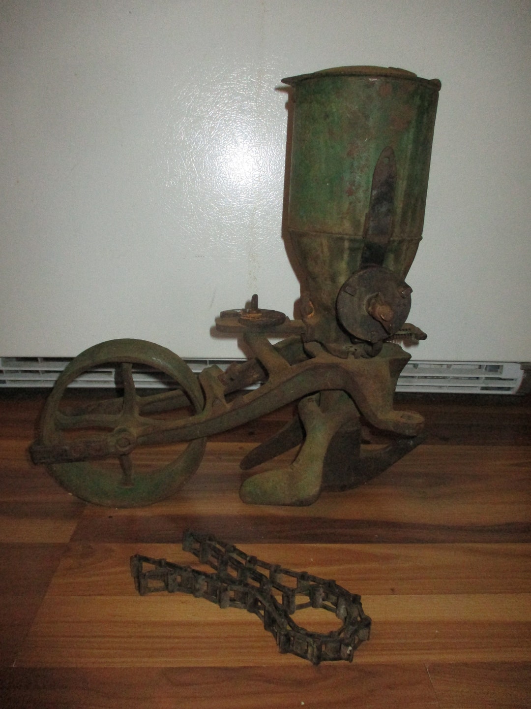 Antique Cast Iron Farm Field Seeder Sower Dispenser - STANDARD ...