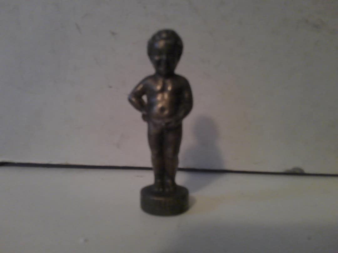 Manneken Pis - Famous Peeing Boy Statue of Brussels (bruxelles) - Fun 3 ...