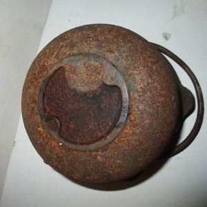 Antique Cast Iron Smelting Cauldron Rugged but Well Aged Flat Bottom ...