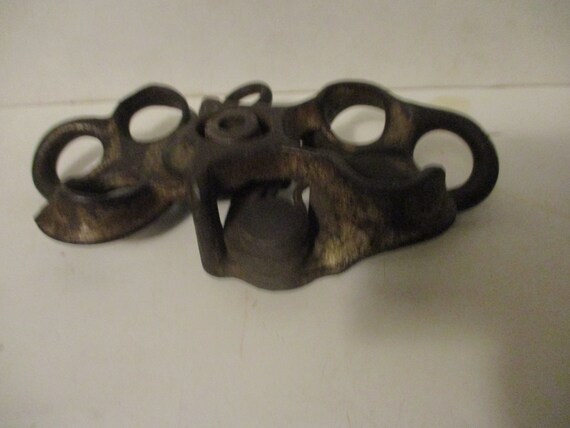 Antique Industrial Cast Iron Latching Buckle - Victor… - Gem