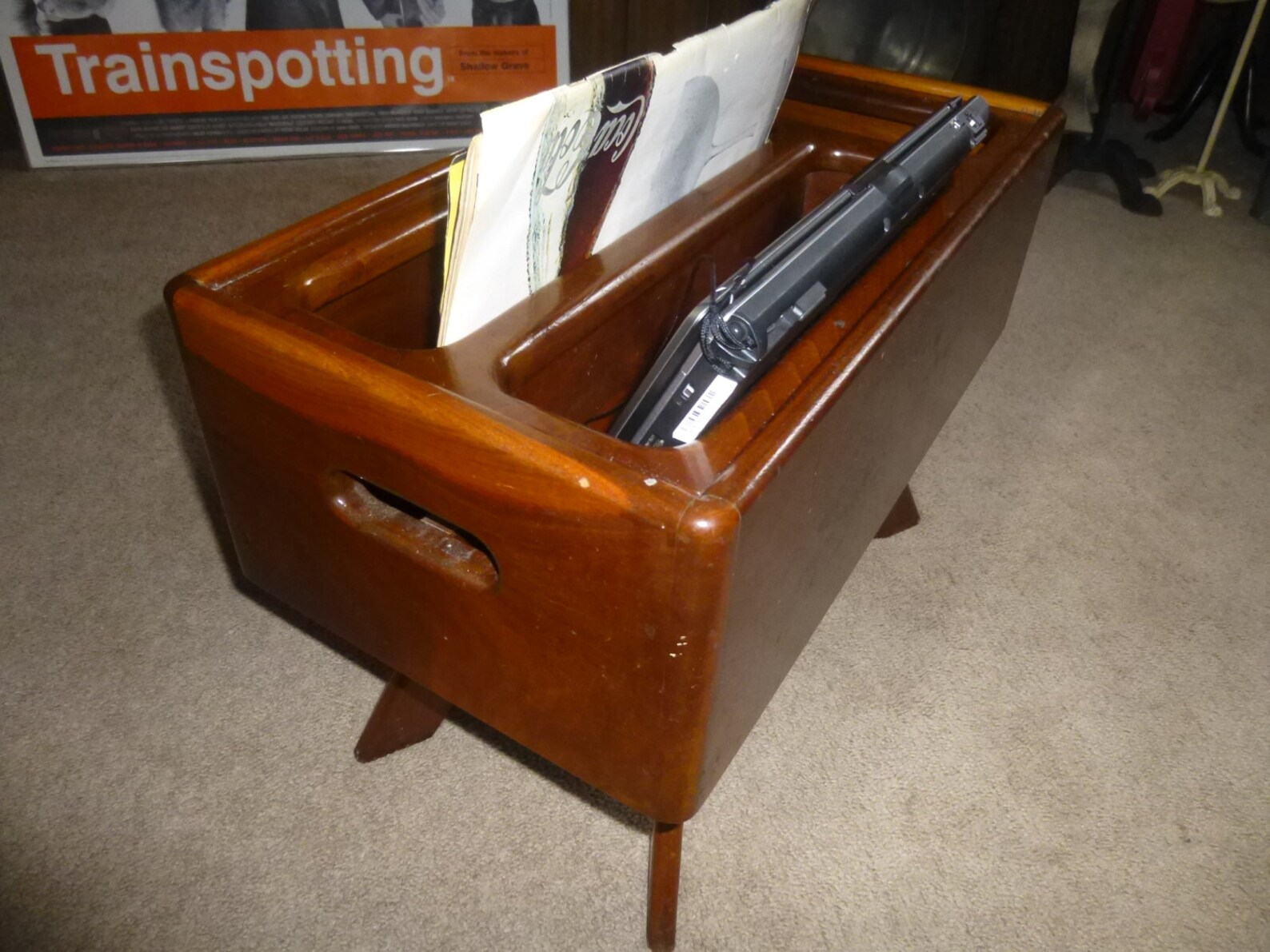 Vintage Wood Magazine and Newspaper Table Holds 6 Laptops - Etsy
