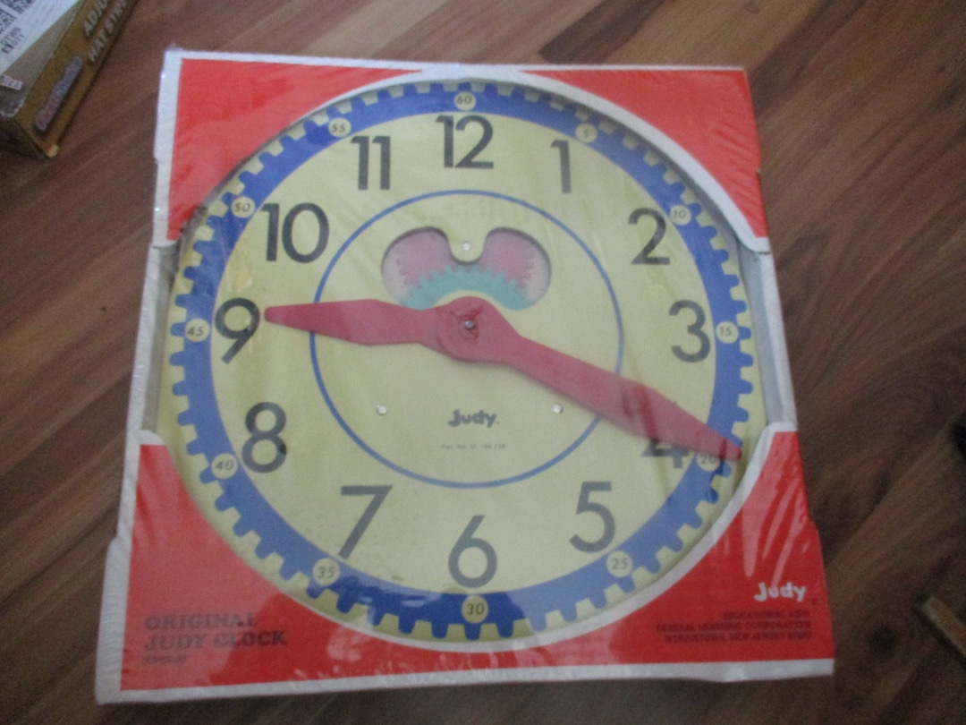 Judy Clock - 1960s Educational Learning Toy - How to Tell Time in ...