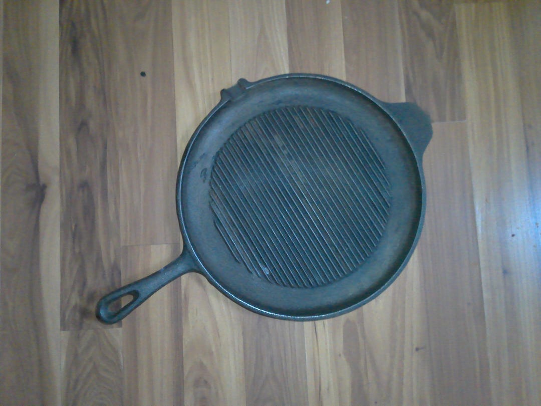 Cast Iron Skillet Griddle- Ripple Bottom Form W Drain Spout in Great ...