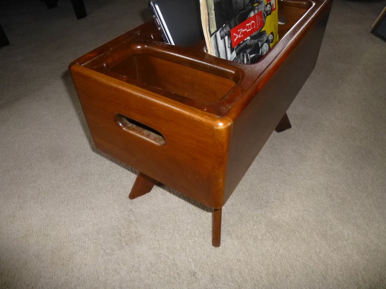 Vintage Wood Magazine and Newspaper Table Holds 6 Laptops - Etsy