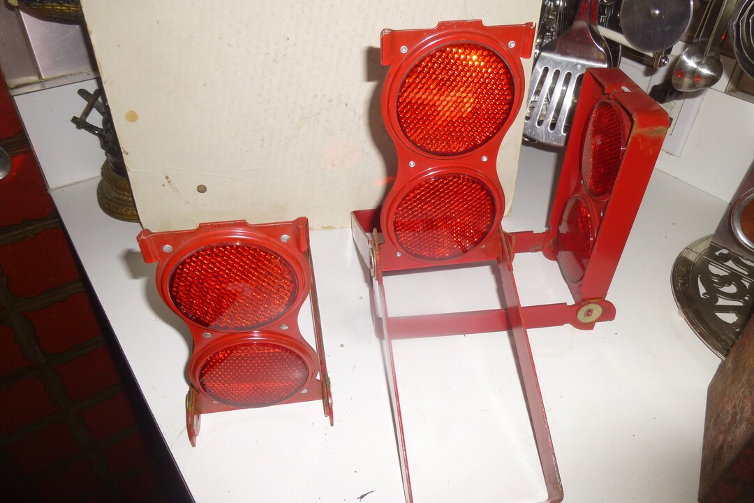 Grote Flameless Flare Set - 3 Folding Steel and Plastic Lens Safety ...