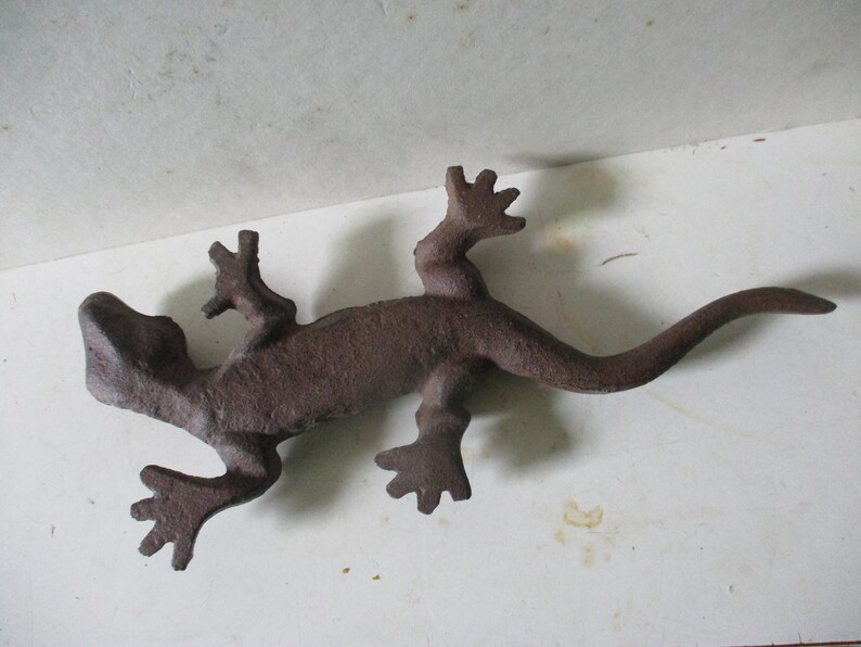 Lizard Statue Life Sized Cast Iron Gecko/iguana/chameleon - Etsy