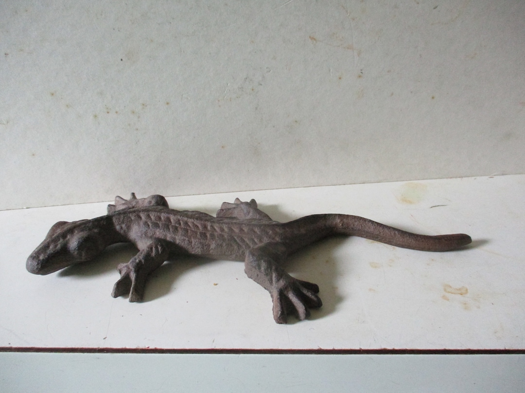 Lizard Statue - Life Sized Cast Iron Gecko/iguana/chameleon 8.75" X 4 ...