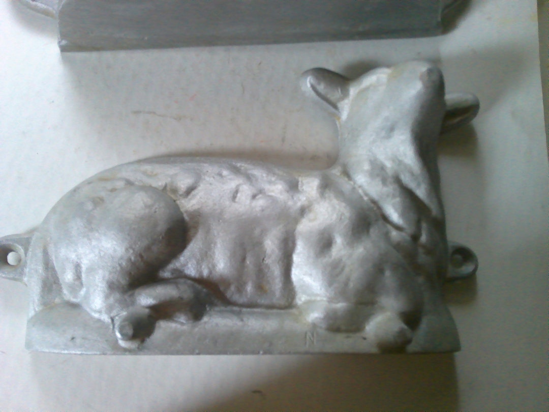 Lamb Shaped Cake Mold - Vintage CAST Aluminum Forms Perfect for Easter ...