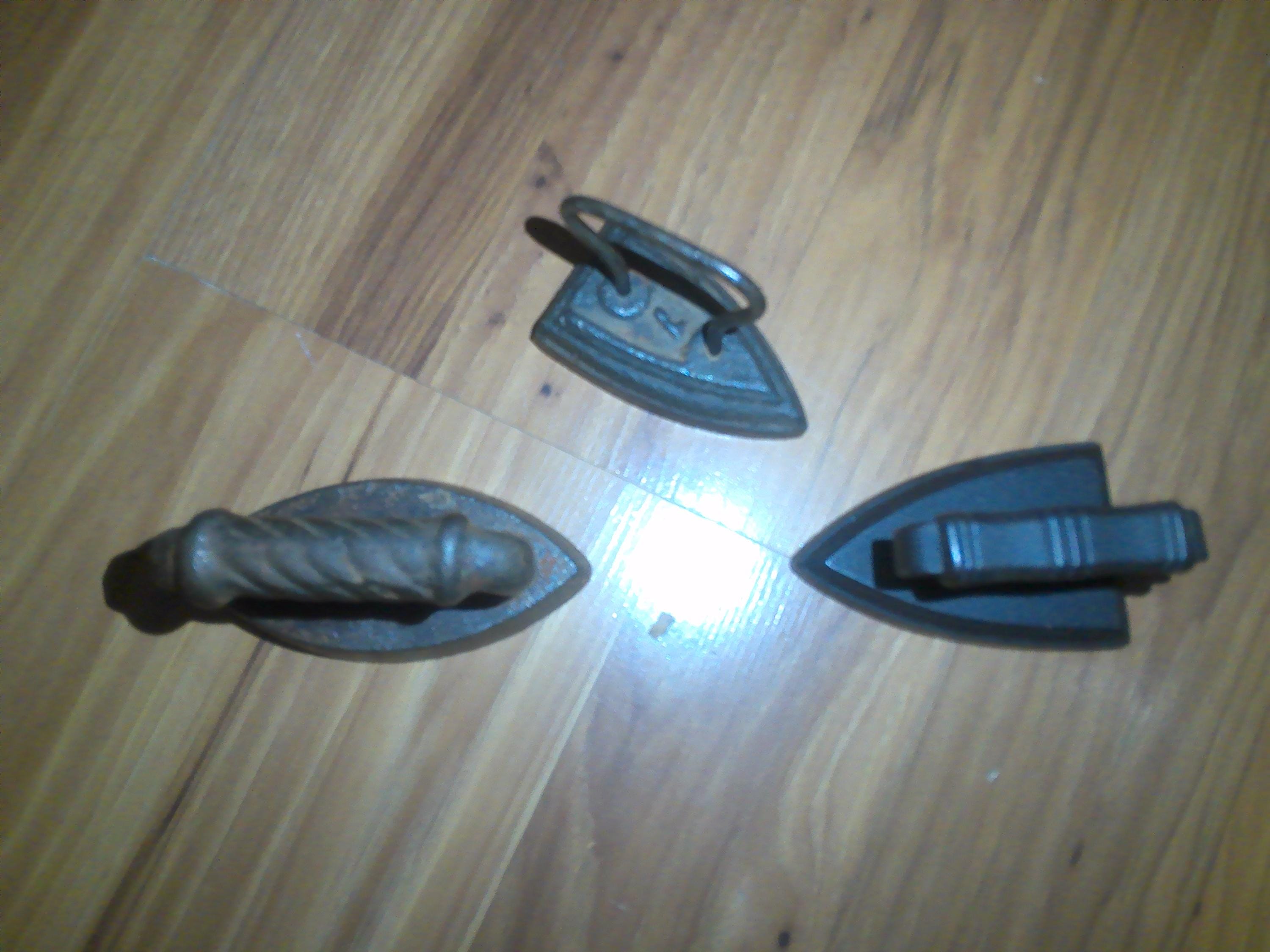 Antique Laundry Irons - Set of 3 Small Antique Mini Laundry Sad Irons 2 ...